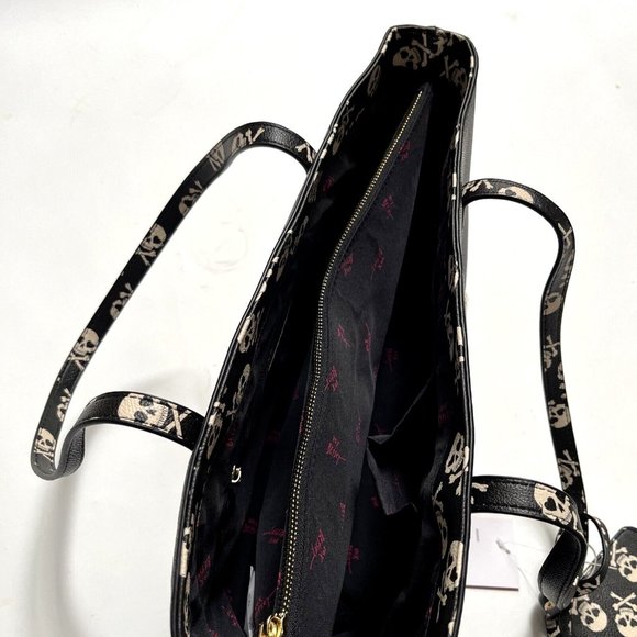 Betsey Johnson | Bags | Nwt Original Betsey Johnson Xo Skull Tote Bag ...